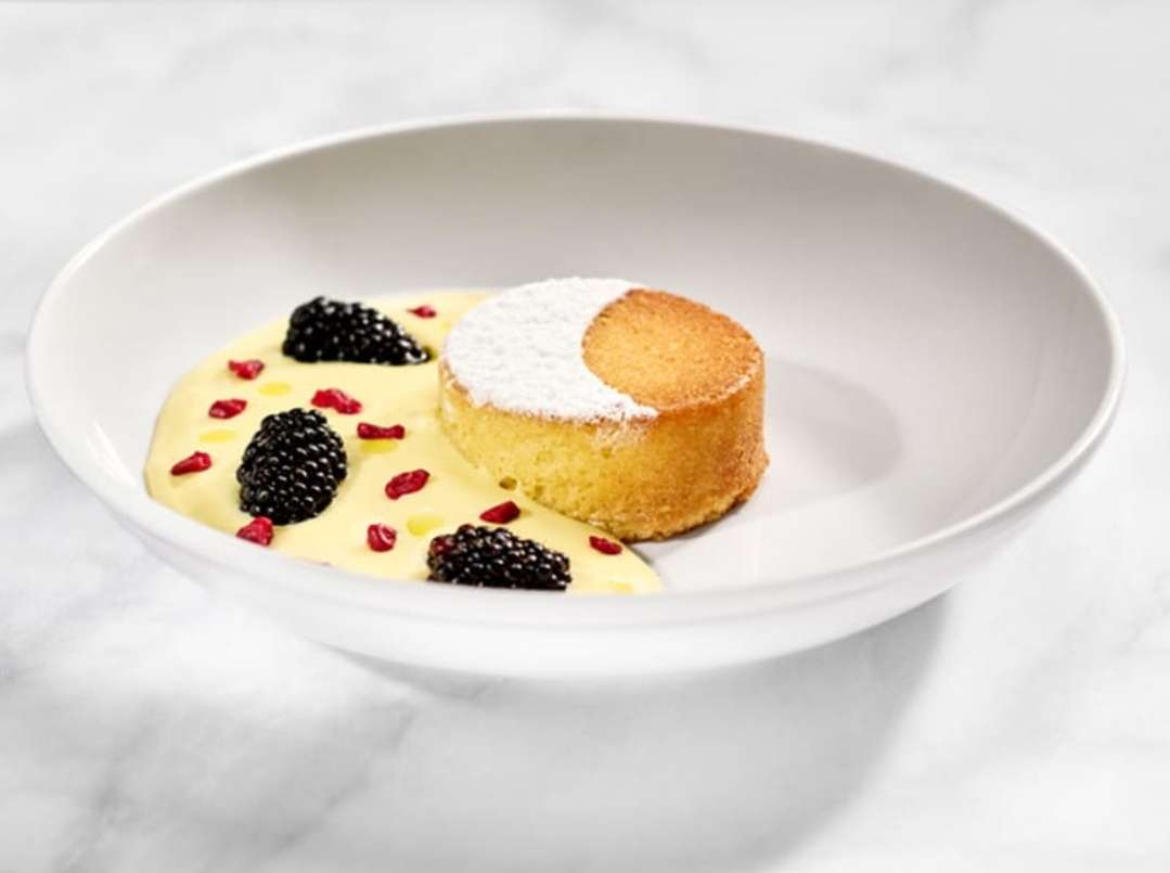 Shark Bites: Pizza Moon at Universal's Epic Universe - Theme Park Shark ...